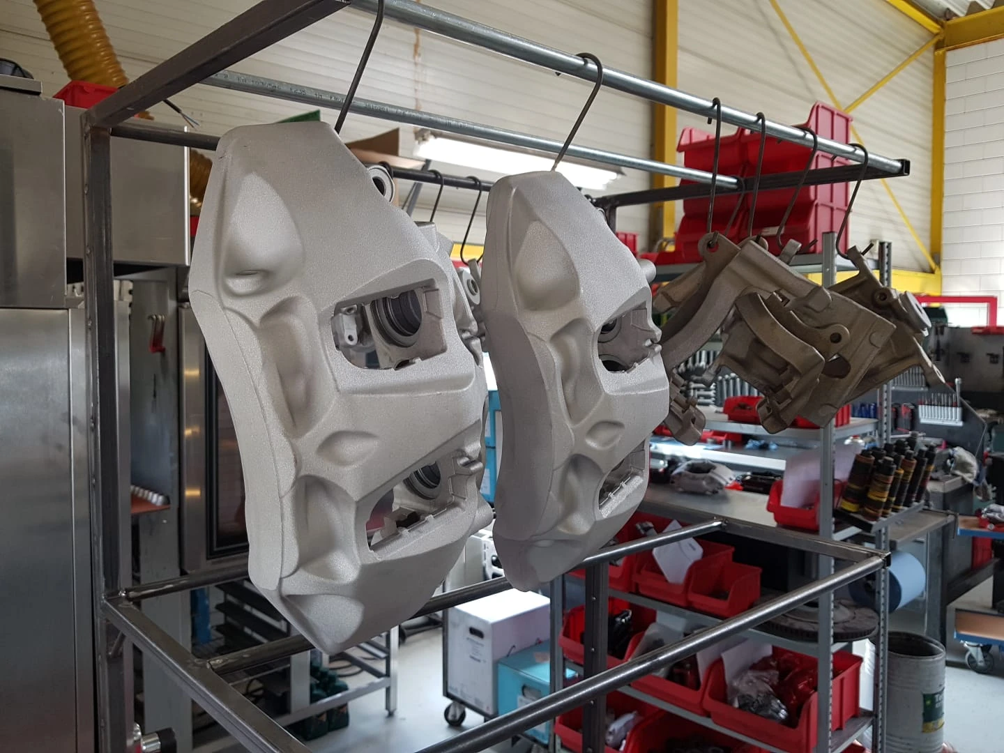 Adaptive Automotive - Brake calipers powder coated / powder coated