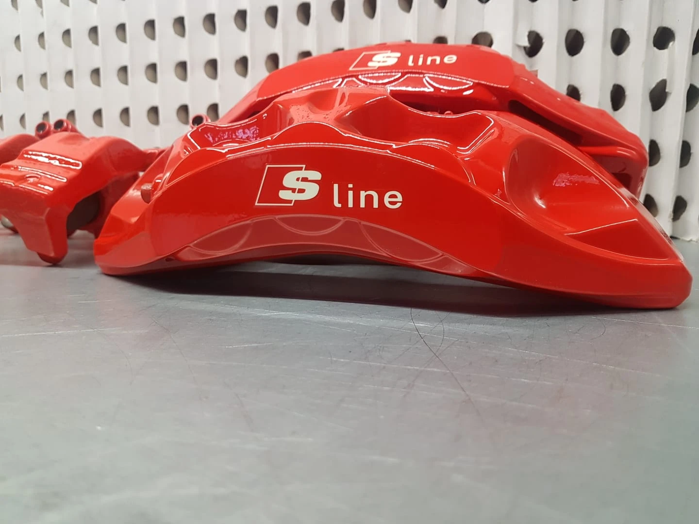 Adaptive Automotive - Brake calipers powder coated / powder coated